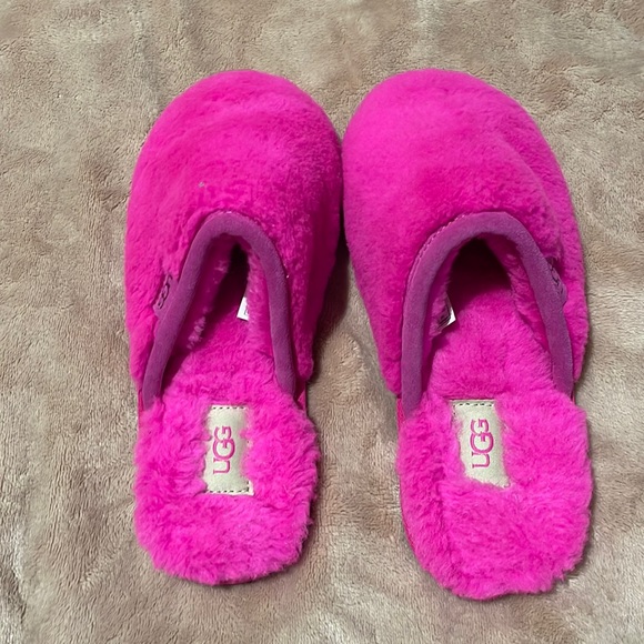 UGG | Shoes | Ugg Hot Pink 7 Shearling Slipper Nwot And Box Stored ...
